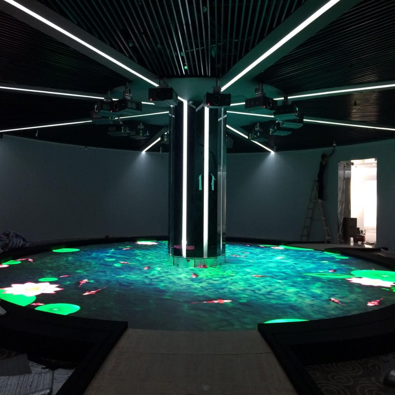 What are the features of interactive LED floor? - LEDCOMS